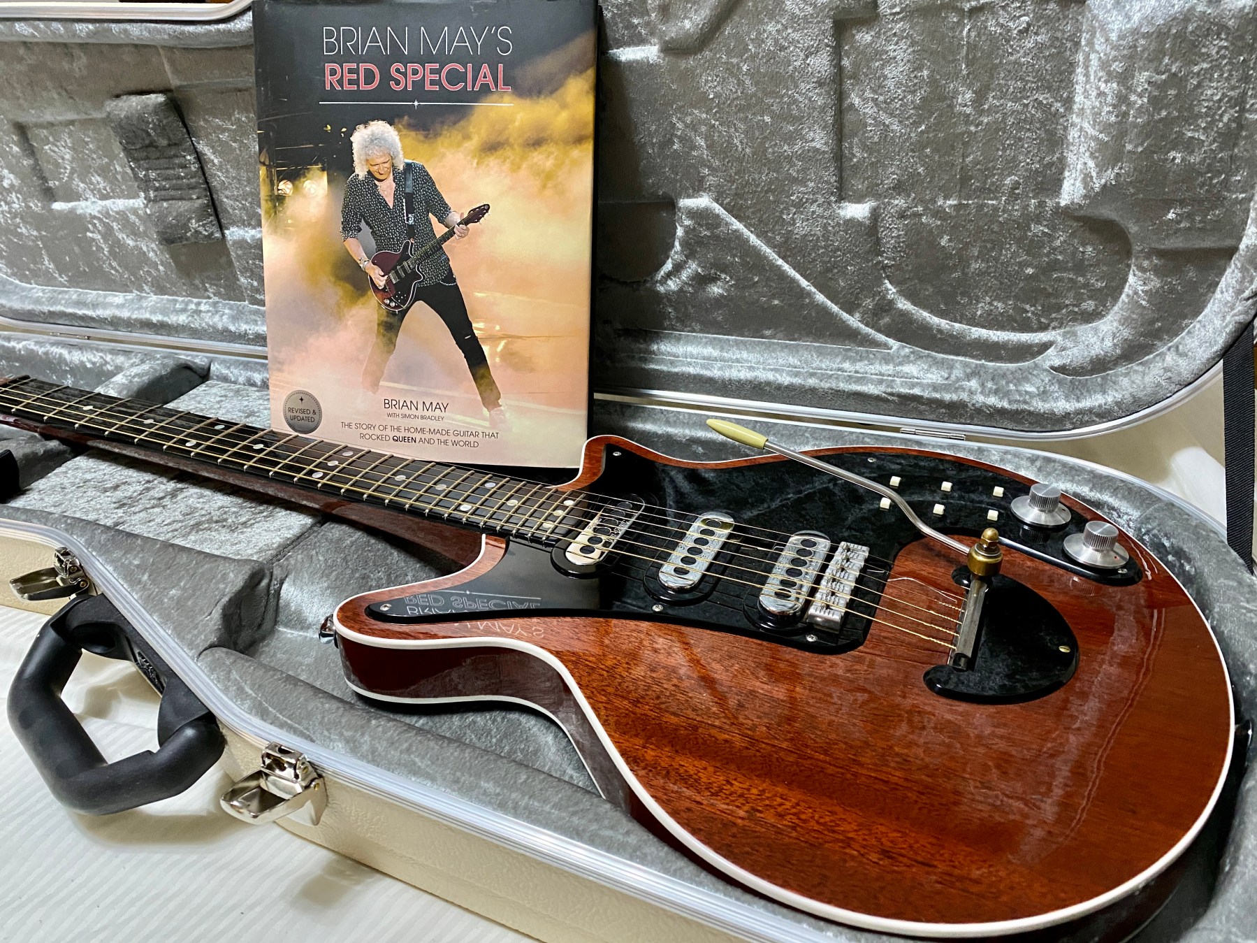 dsgb – Build guitars, modify guitars, collect guitars, play guitars